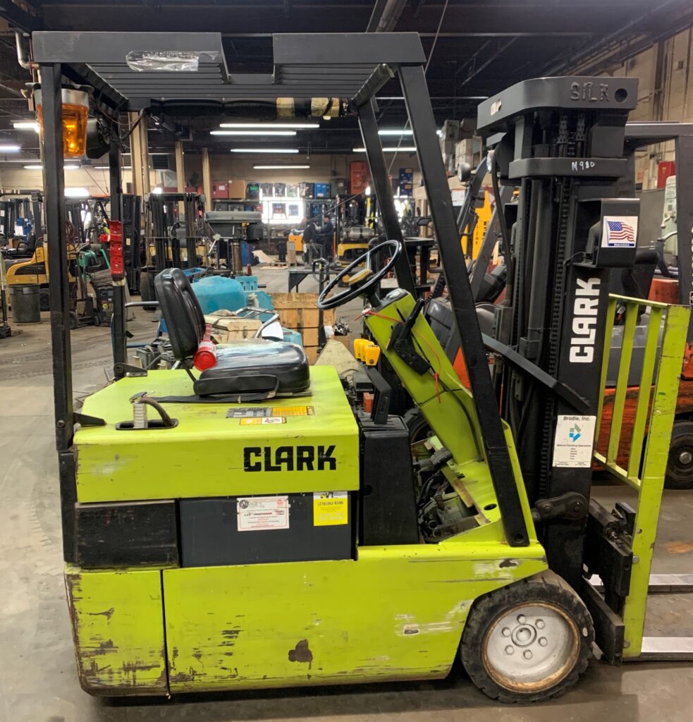1990 CLARK TM15 3-Wheel Electric Sit-Down 36v Forklift Used - Cleveland ...